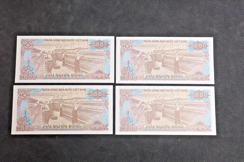 Lot of 4 Foreign Banknotes World Currency UNC Consecutive Serial ...