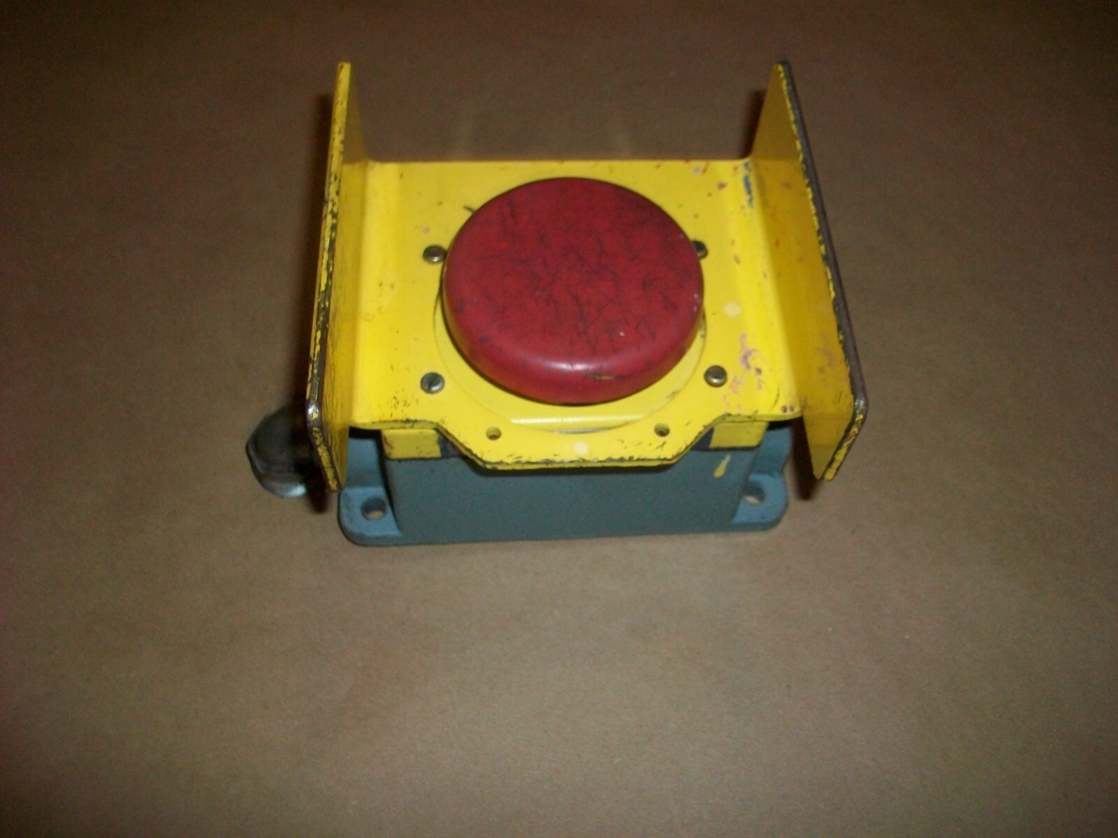 Allen-Bradley 800P-F1CGA Palm Operated Push Button USED | eBay