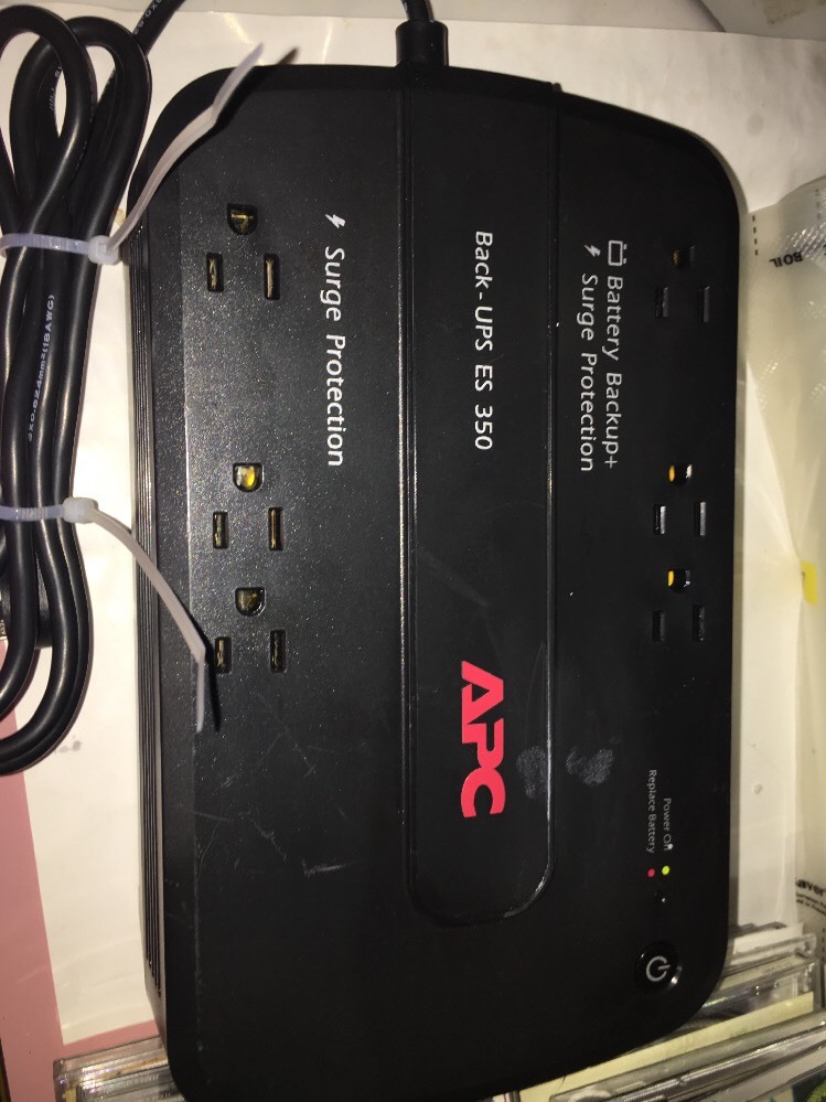 APC BE350G Backup Battery Surge Protector Uninterruptible Power Supply ...