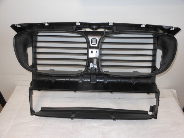 BMW 5 F10 7 F01 Radiator Air Guide Shroud Intake Bottom Frame OEM ...