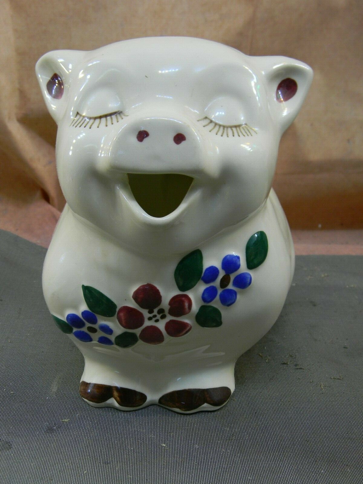 Smiley Pig Pitcher Shawnee mid century red flower blue green leaves | eBay