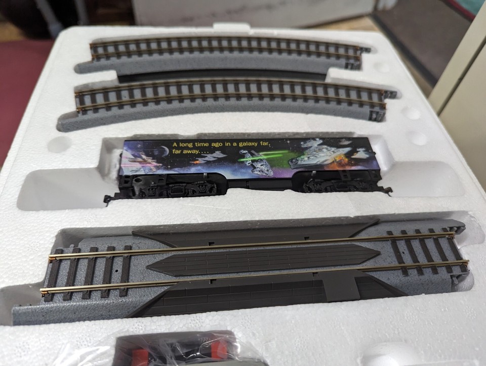 New Hawthorne Village Star Wars Far Away Express HO Train Engine Car ...