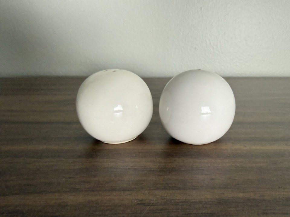 NaCl and Pe+(Pe)r Salt and Pepper Shaker Set 2” Round Science Formula ...