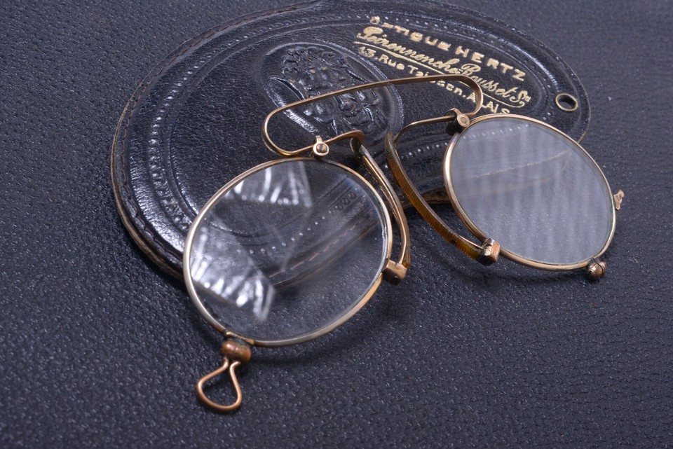 ANTIQUE PINCH, PINCE NEZ READING NOSE GLASSES GOLD FRAME APP. +1.5 ...