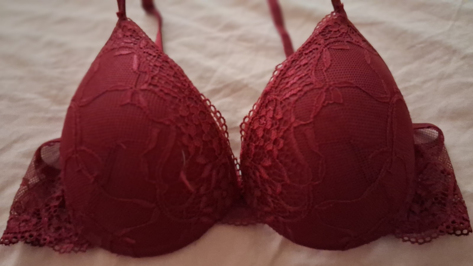 Bra red lacy underwired padded cups, adjustable straps size uk 36c ...