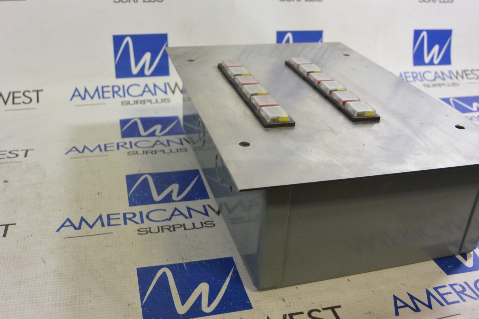 SQUARE D 53007BB Back Box 4x8x12 with Pushbuttons face plate USED | eBay