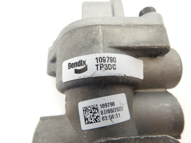 Bendix 109790 Tp-3 DC Tractor Protection Valve for sale online | eBay