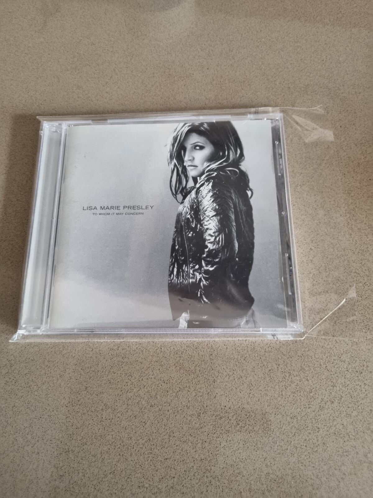 lisa marie presley - to whom... booklet/hülle neuw. cd kratzer. | eBay.de