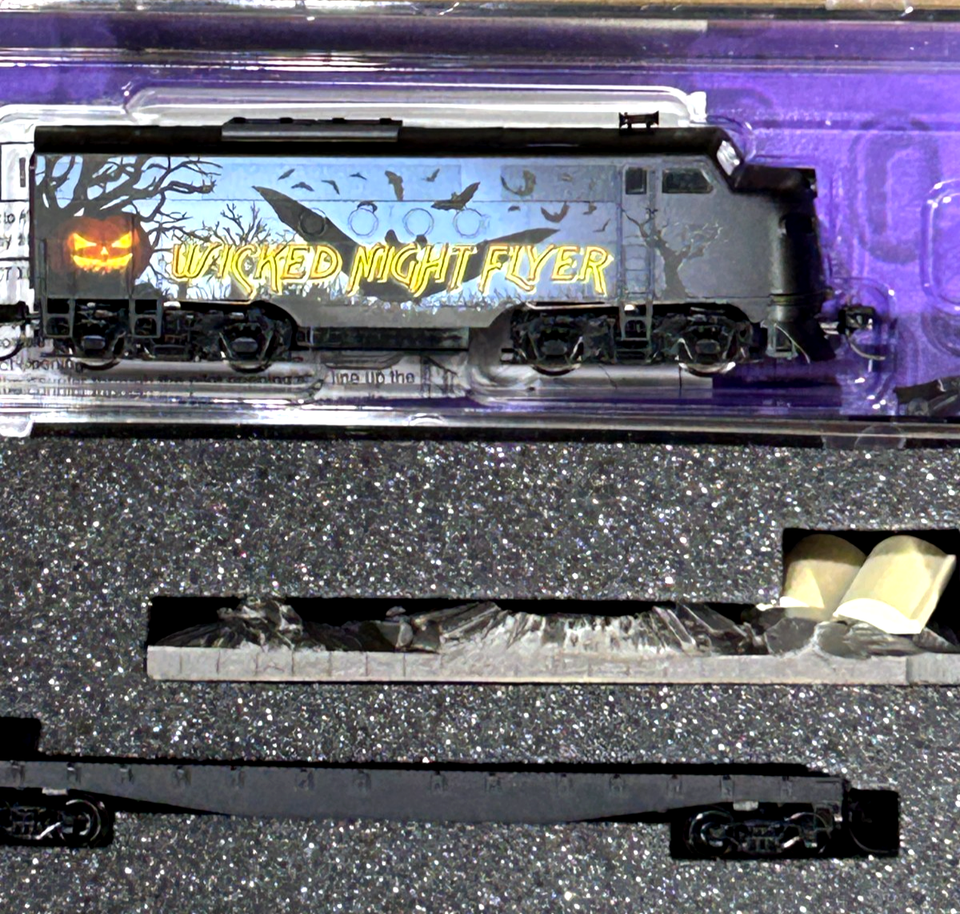 MICRO-TRAINS LINE N SCALE HOBO WICKED NIGHT FLYER HALLOWEEN TRAIN SET ...