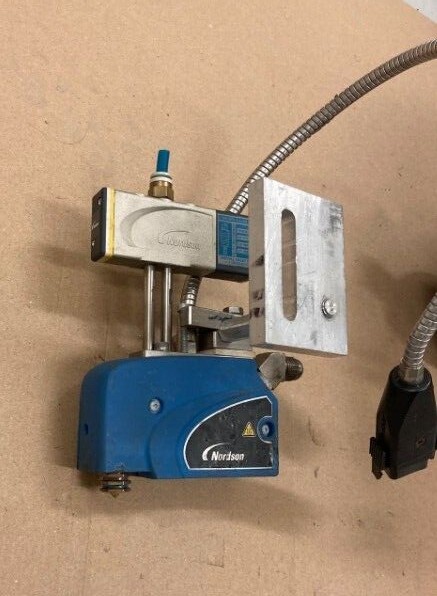 Nordson MiniBlue II Hot Melt Glue Applicator 8517895 w/ Nordson Valve ...
