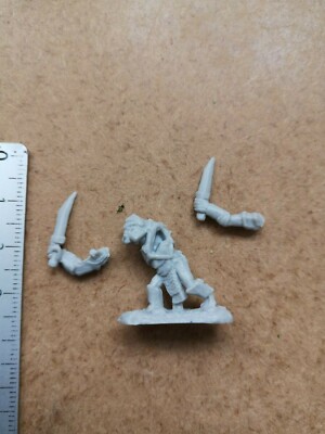 GOBLIN TWO HANDED WARRIOR/ REAPER BONES 4 CORE/MINIATURE M208 | eBay