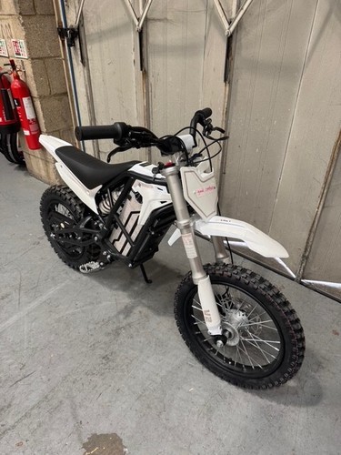 EBOX 2.0 White/Gold V2 | eBay UK