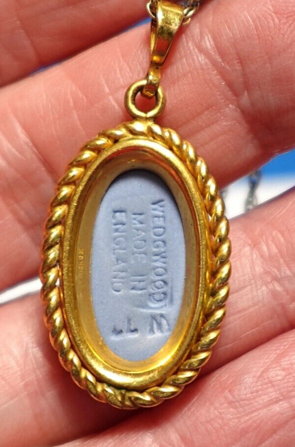 GOLD FILLED BLUE WEDGEWOOD PENDANT ON CHAIN NECKLACE ENGLAND 15" 3.8 ...