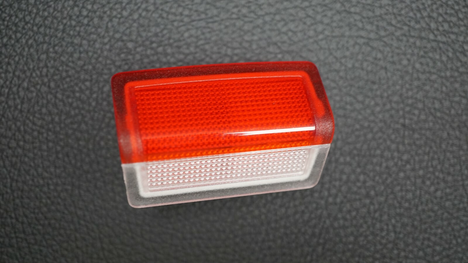 GENUINE MERCEDES BENZ DOOR LOWER LIGHT INDICATOR A0028201901 ...