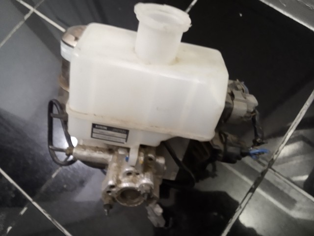 03 Mitsubishi Montero ABS Booster Pump Module OEM MR569728 for sale ...