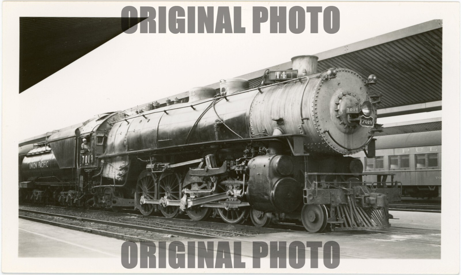 UP Union Pacific Engine #7019 Type 4-8-2 Los Angeles Union Depot 1941 ...