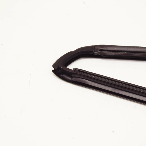NEW BMW 5 E39 WINDSCREEN MOULDING TRIM SEAL 51318159784 8159784 +OEM NO ...