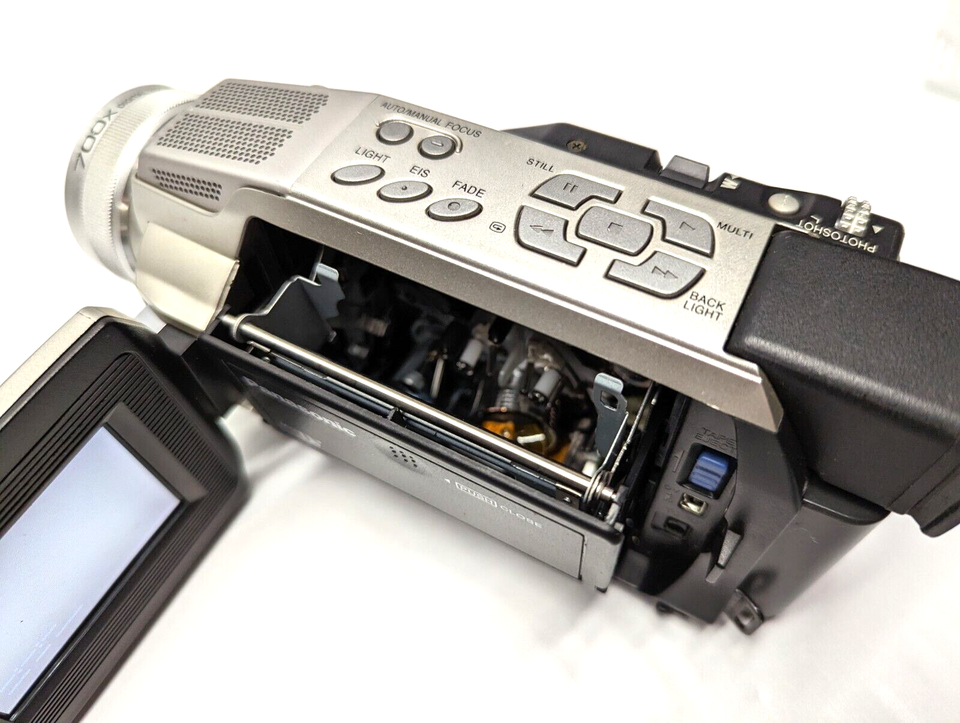 Panasonic Palmcorder PV-DV53D Mini DV Camcorder / VCR 700X Digital Zoom ...