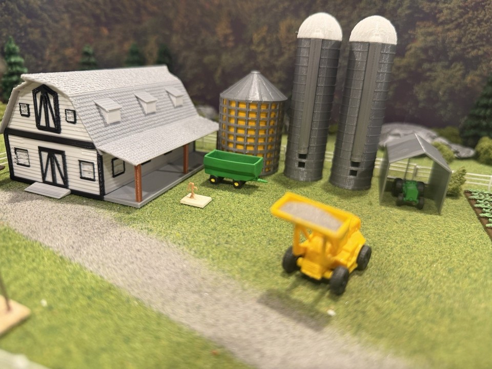 N Scale Deluxe Farm Set | eBay