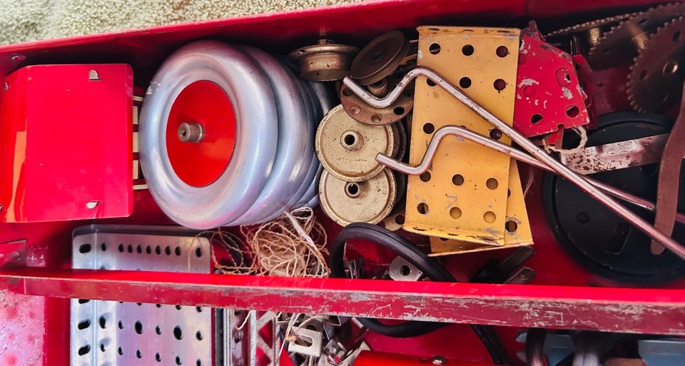 AC Gilbert Erector Set No. 8 1/2 "The All-Electric Set" 1955 Motor Runs ...