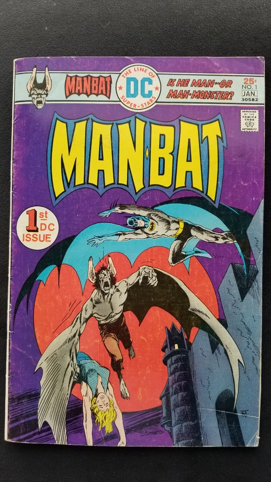 Man-Bat #1 KEY Issue 1975 Batman vs Man-Bat ~ 1st app Man-Bat DC Comics ...