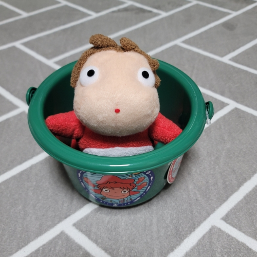 Ponyo on the Cliff Ponyo's bucket 7.3x4.7x6.5" + Ponyo Cliff Doll ...