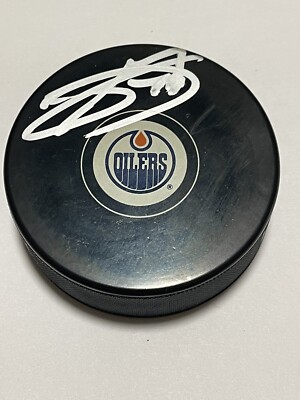 Stuart Skinner Signed Edmonton Oilers Hockey Puck Beckett BAS COA IP b ...