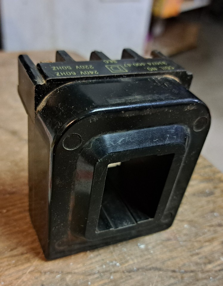 SQUARE D MAGNETIC COIL FOR SIZE 3 31074-400-47 240VCOIL | eBay
