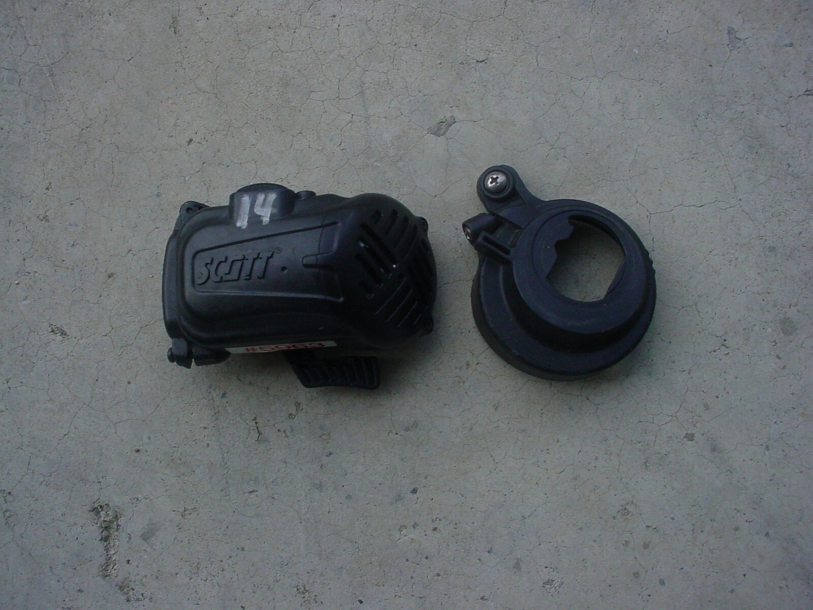 SCOTT FACEMASK MASK EPIC 2 VOICE AMP SCBA AIR PACK FIREMAN FIRE DEPT ...