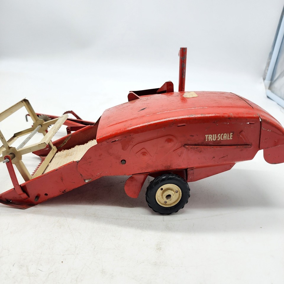 Vintage Tru-Scale Combine Metal Farm Toy Pressed Steel Red 1/16 Read ...