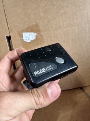 Motorola Pagenet Pager Beeper with Belt Clip A05UYB5861AA Runs on AA ...