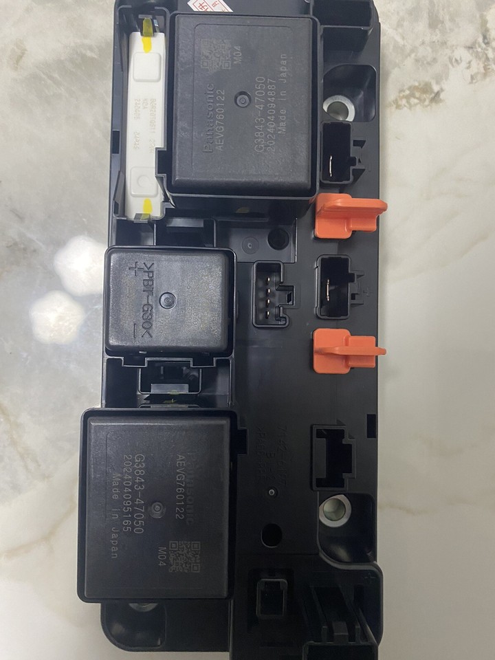 Toyota OEM HV Battery Junction Block Assembly G92Z0-47110 for Hybrid ...