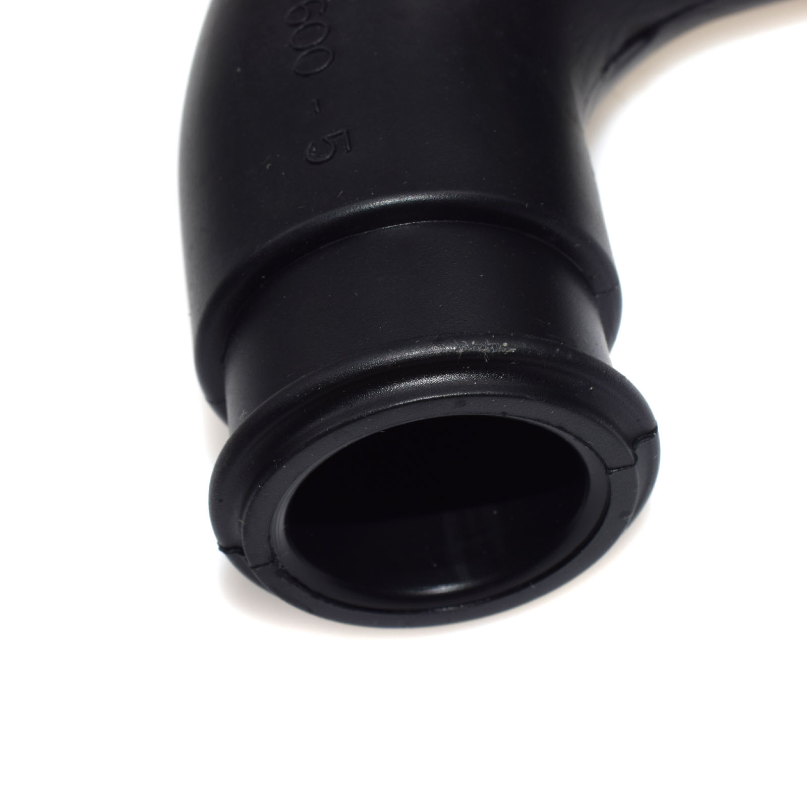 New Engine Breather Hose For AUDI A6 A4 Skoda VW Volkswagen Passat 06B ...