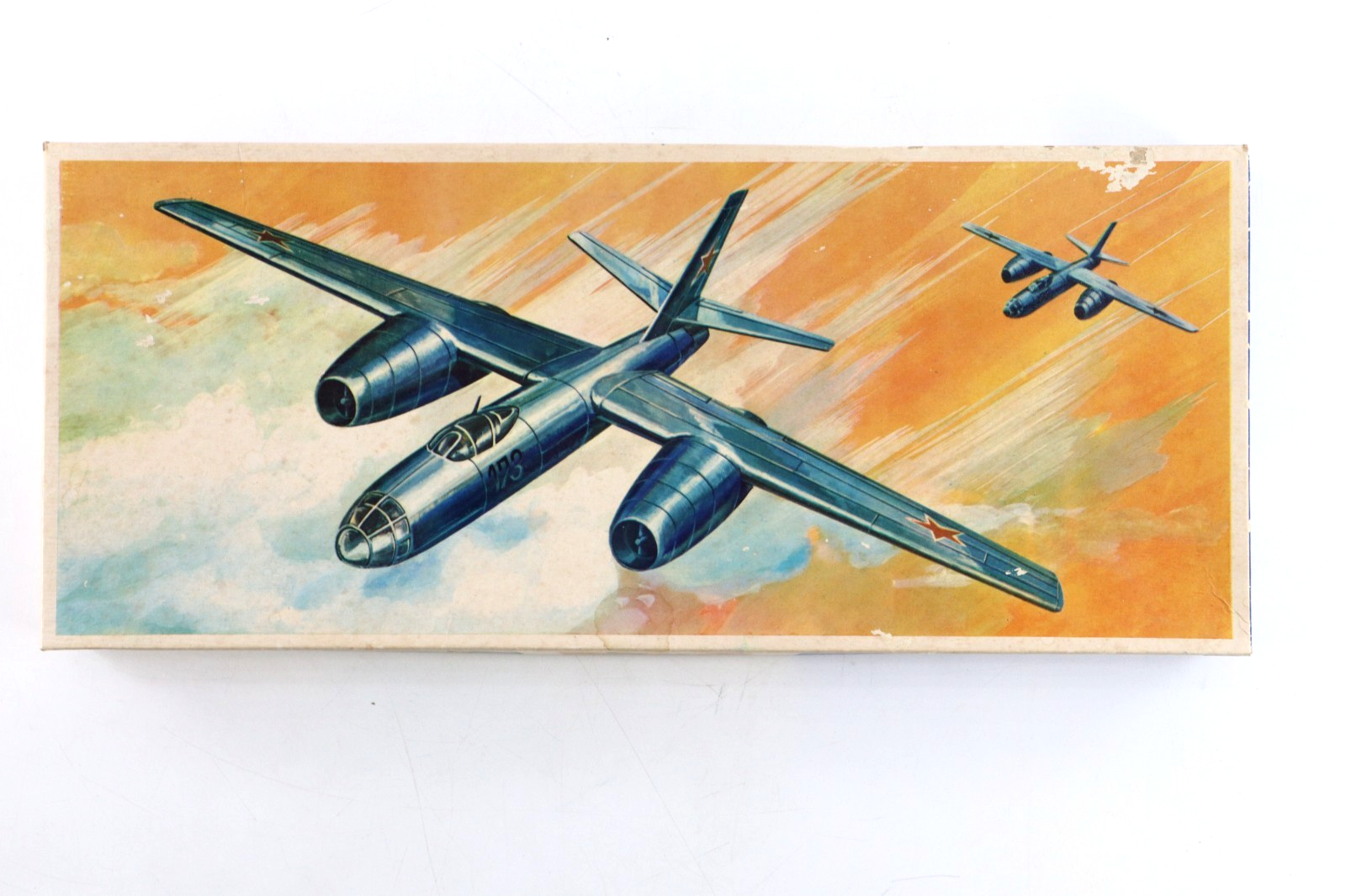 Flugzeug-Modellbaukasten 1/100 IL-28 Model Kit | eBay