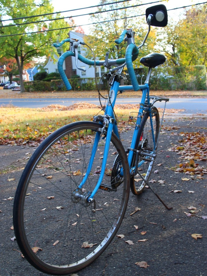 1974 Schwinn Continental Road Bike in Opaque Blue (Frame Size: 24"/61cm ...
