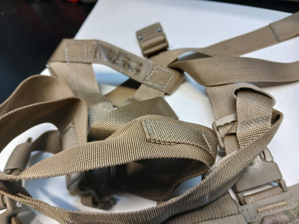 GENUINE US MILITARY MULTI-CAMO AR 8 MAG CHEST RIG. ADJUSTABLE & DURABLE ...