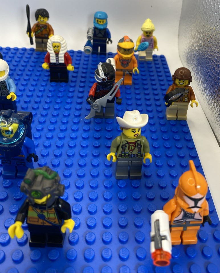 LEGO Lot Of 24 Mixed Minifigures From Star Wars, Ninjago, Next, City ...