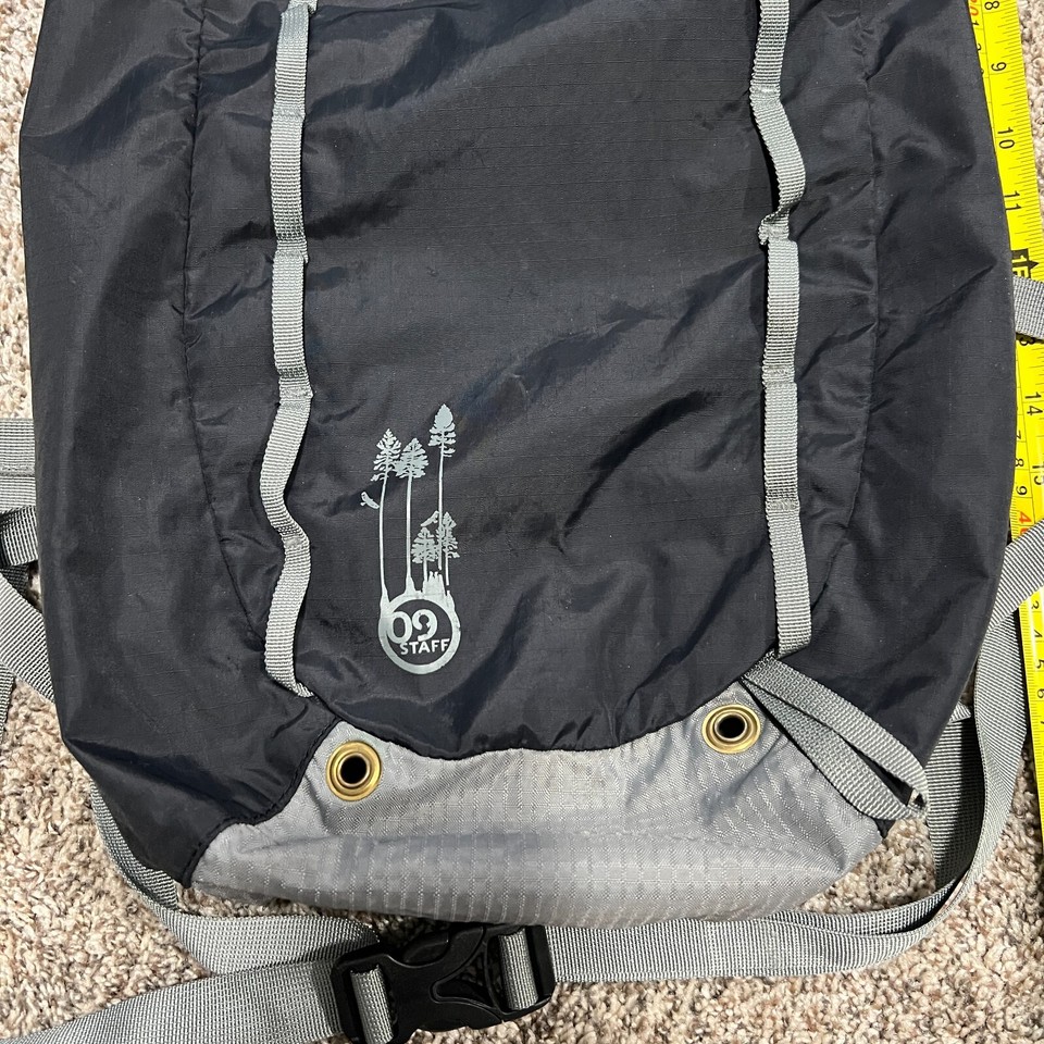 REI Co-op Flash 18 Black Lightweight Staff Bag 2009 Hiking Backpack ...