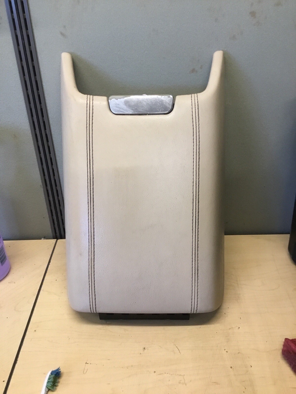 2003-2006 Lincoln Navigator center console lid- cream | eBay