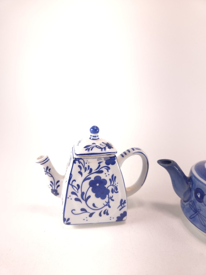 Lot Of 3 Miniature Teapots Blue & White Delft Approx 3" W/ Lids | eBay