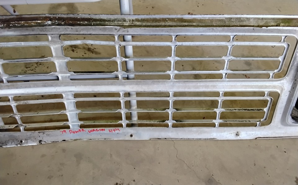1979-1980 DODGE POWER WAGON COMPLETE GRILL WITH HEADLIGHT BEZELS OEM ...