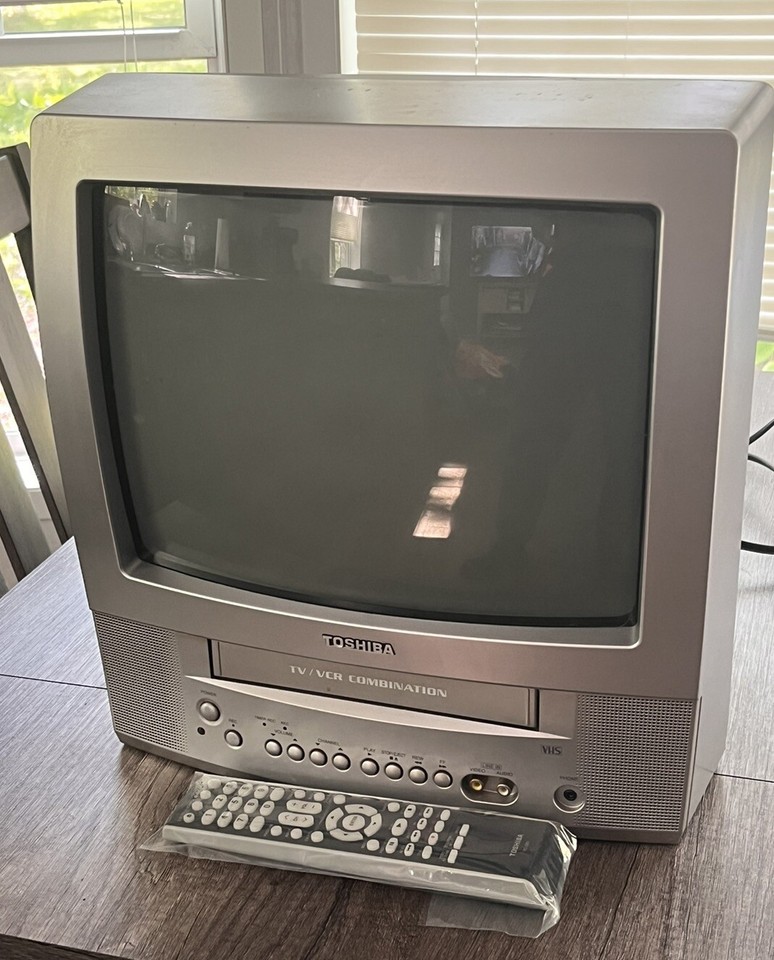 TOSHIBA 13-Inch VHS TV VCR Combo WITH REMOTE Retro Gaming Front AV ...