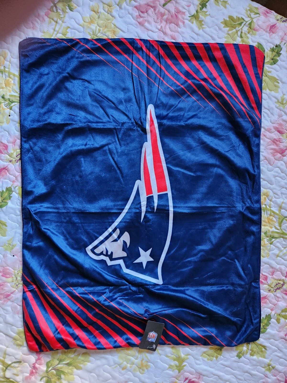 NFL New England Patriots Standard Pillow Case With Zipper Closure NWT ...