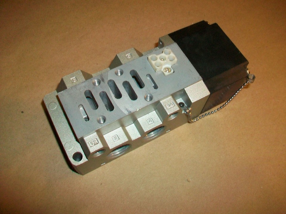 SMC Pneumatic Manifold Block NEW | eBay