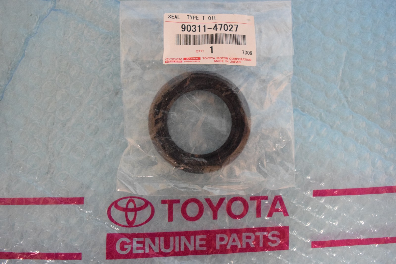 Toyota OEM Front Axle Seal For Tundra, Tacoma, Sequoia, FJ Cruiser ...