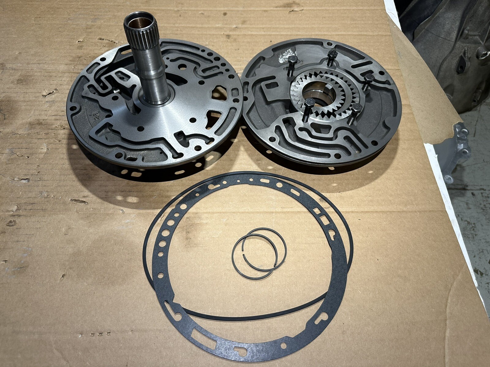 TH400 TRANSMISSION PUMP ASSEMBLY 6 BOLTS REMAN BODY #895 SUPPORT #896 ...