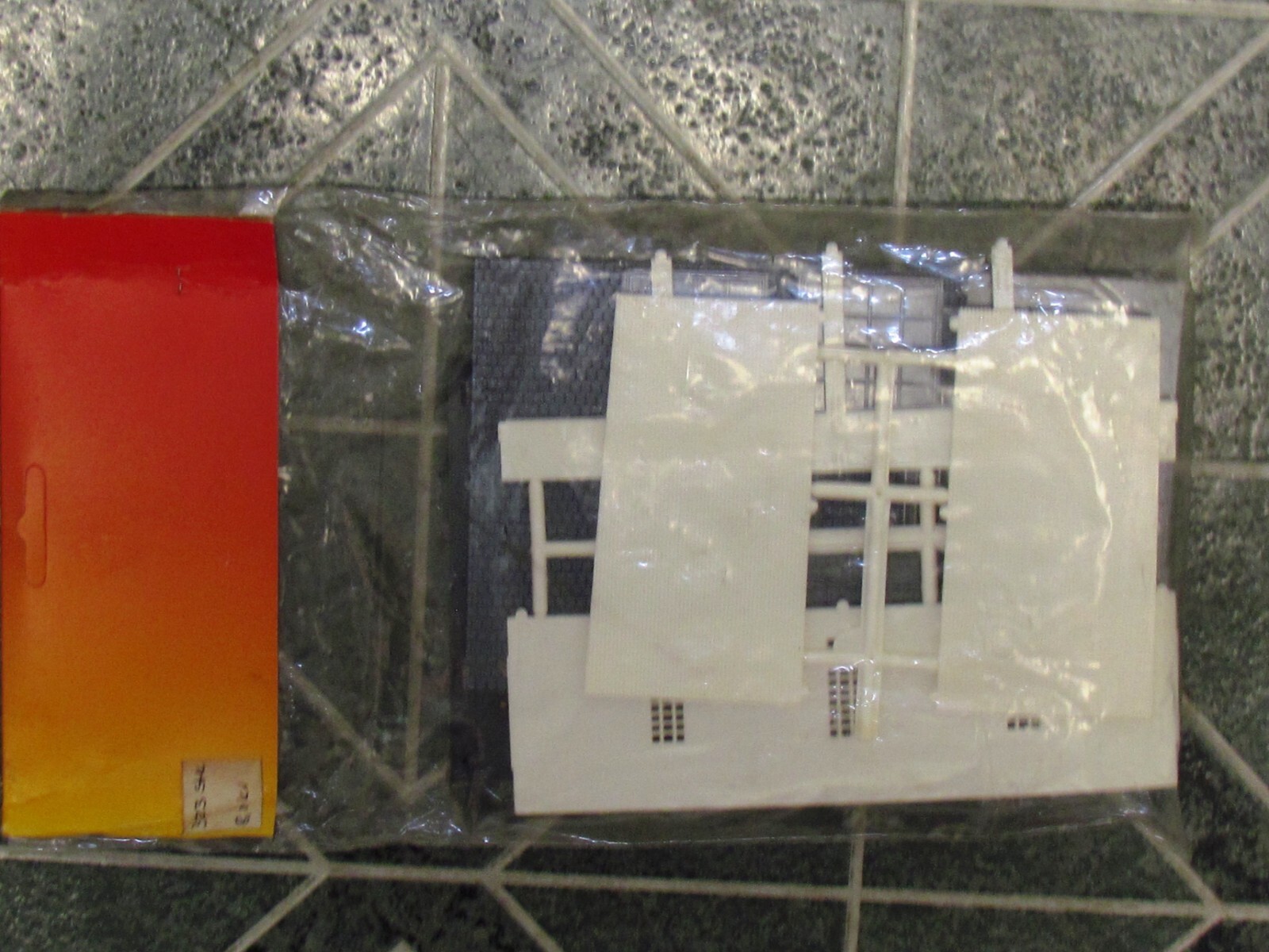 HELJAN # 403 GARAGE HO SCALE PLASTIC MODEL KIT Brand New Sealed NEW OLD ...