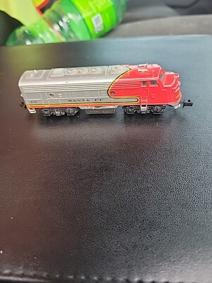 N Scale Santa Fe Fully Powered Locomotive #215 By Bachmann | eBay