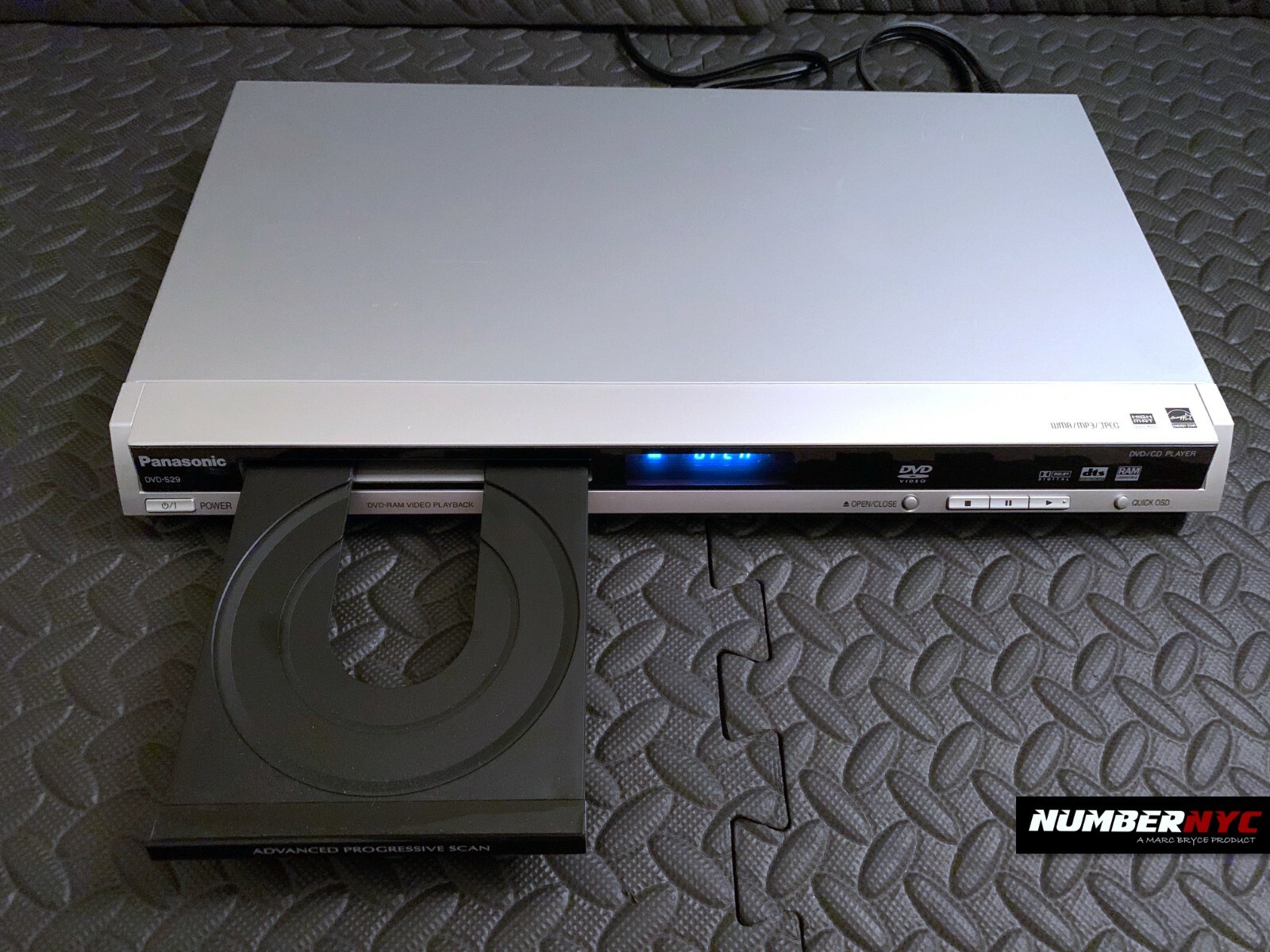 Panasonic DVD-S29 Advanced Progressive Scan DVD/CD Player SILVER WMA ...