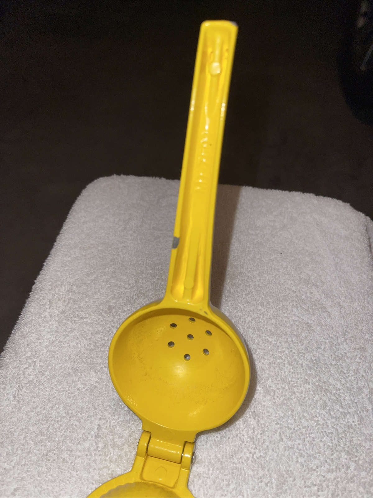 Vtg Yellow Lemon Lime Juice Squeezer Hinged Hand Press Vintage Juicer ...